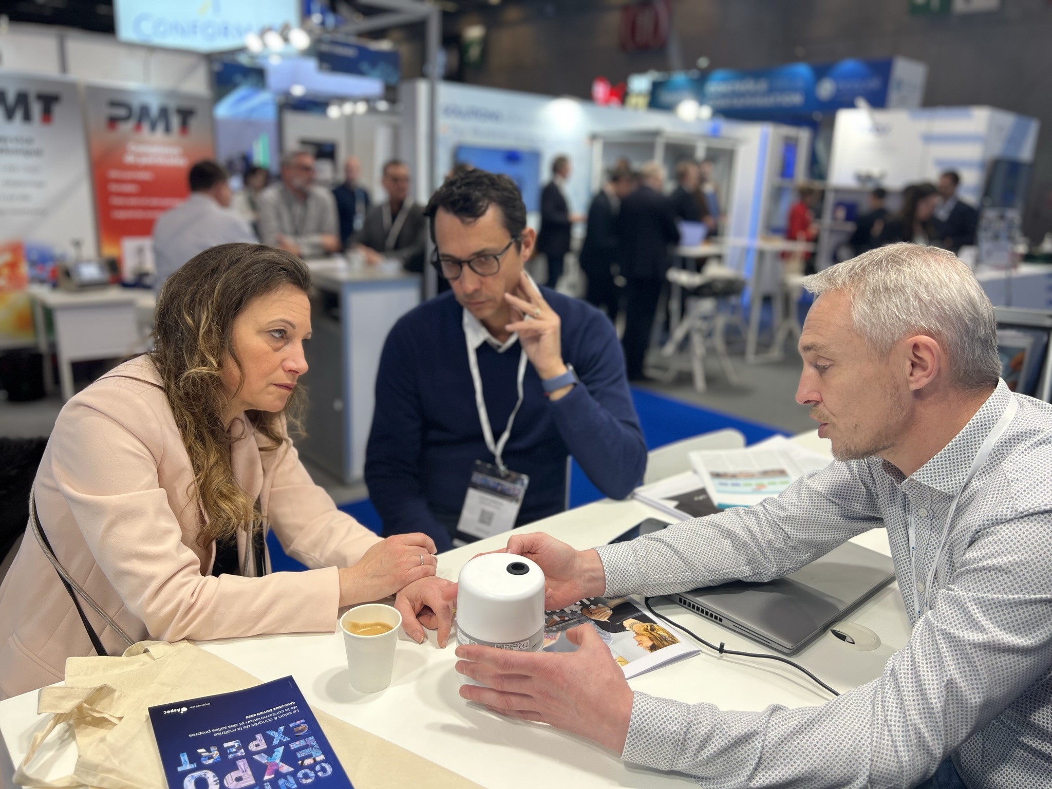 Nombreux ont été les visiteurs à vouloir découvrir notre safyr OPC ...